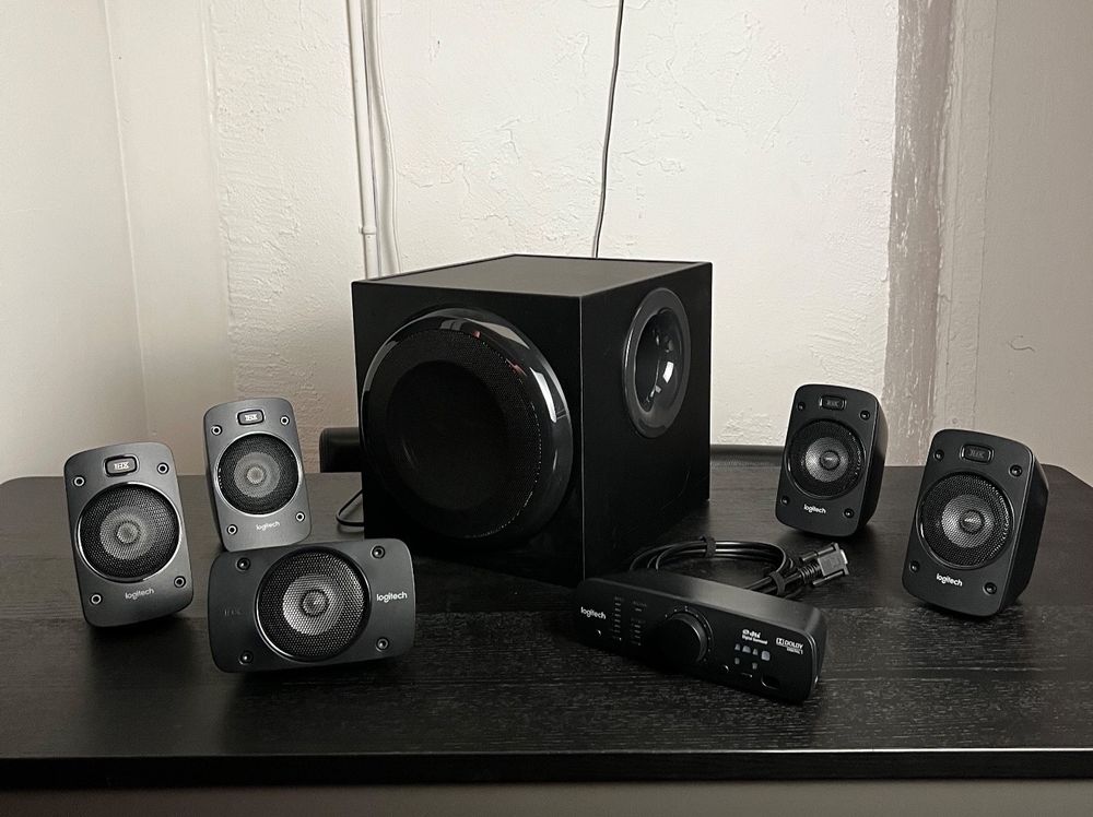Logitech Surround-Sound System 5.1 Z906 THX Lautsprecher (Gebraucht) in ...