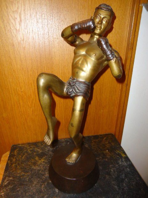 Bronze Skulptur Kick Boxen Statue H-44cm (Gebraucht) in Zürich für CHF ...