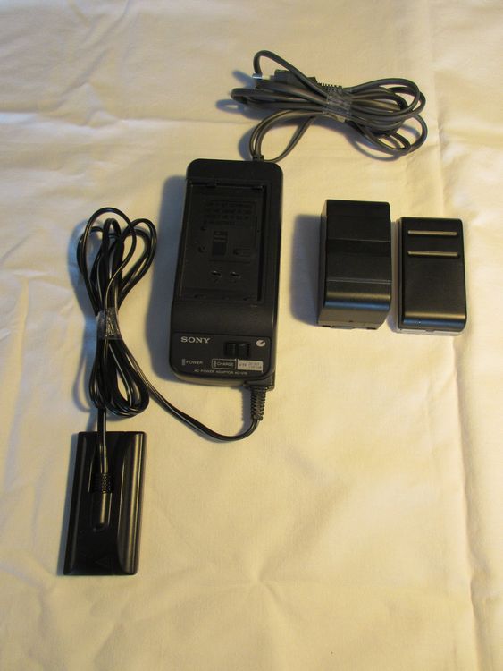 SONY Handycam Video 8 / CCD - TR330E Pal Videokamera (Gebraucht) in ...