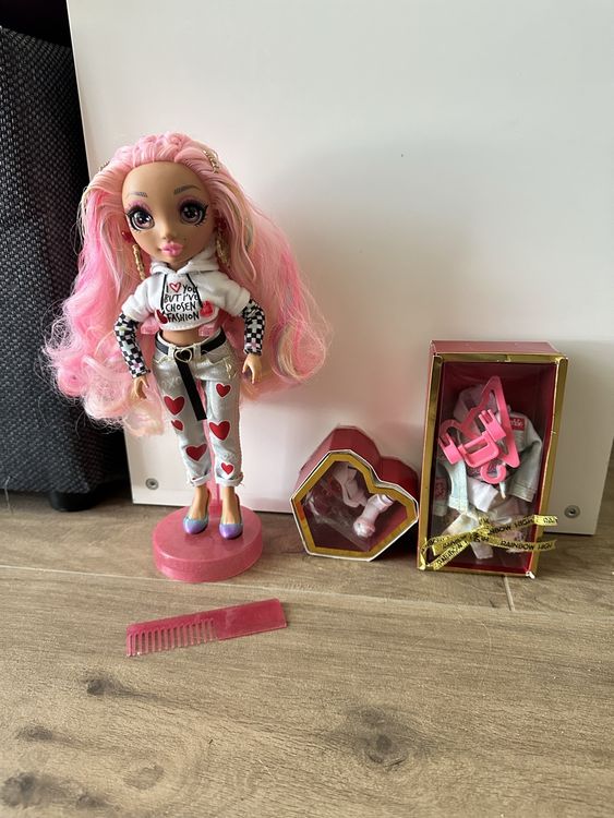 Rainbow High Kia Heart Valentinstag Puppe (Gebraucht) in für CHF 20 ...