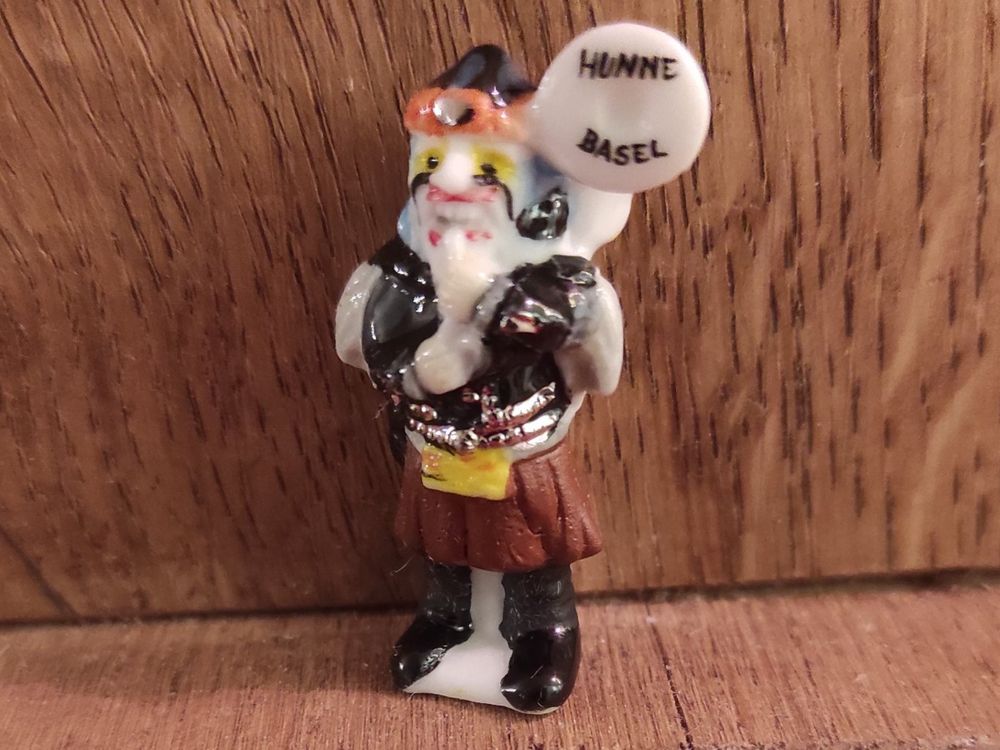 Kübler 2025 Hunne Basel Porzellan Figur Fasnacht (Gebraucht) in ...