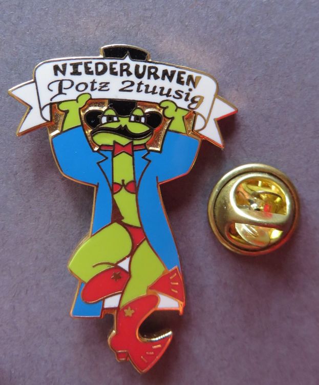 PIN, FASNACHT NIEDERURNEN POTZ 2-TUUSIG (Gebraucht) in Neuhausen für CHF 1 – mit Lieferung auf ...