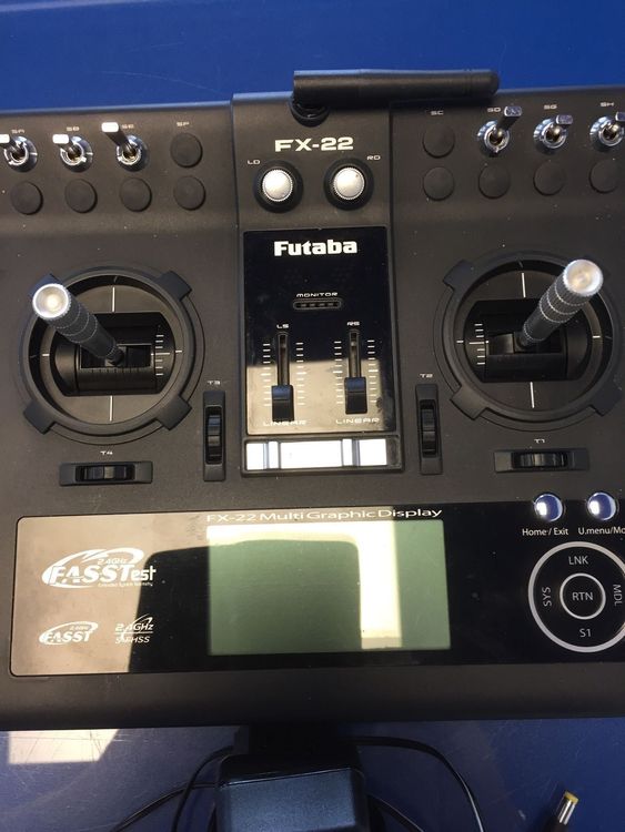 FX-22 Futaba (Gebraucht) in Häfelfingen für CHF 199 – mit Lieferung auf Ricardo kaufen
