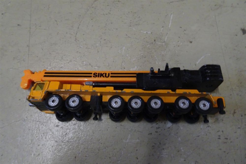 Siku Kran 1623 ohne Haken (Gebraucht) in Strengelbach für CHF 3 – mit ...