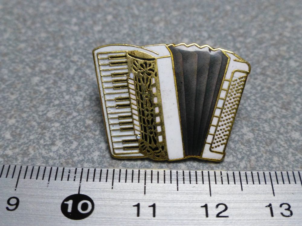 PIN PINS MUSIK Handorgel Ziehharmonika Harmonika | Kaufen auf Ricardo