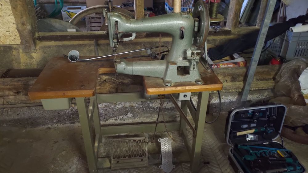 Adler Industrie - Nähmaschine/ Scheunenfund (Gebraucht) in Altendorf für CHF 58 – nur Abholung ...