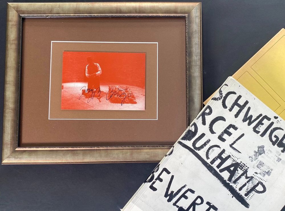 Joseph Beuys-Signiert Das Hasengrab + 2x Buch Moderne Museen (Gebraucht) in St. Gallen für CHF ...