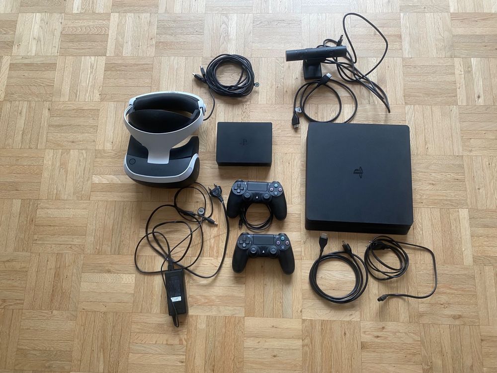 Sony PlayStation 4 inkl. VR-Brille komplett in gutem Zustand | Kaufen ...