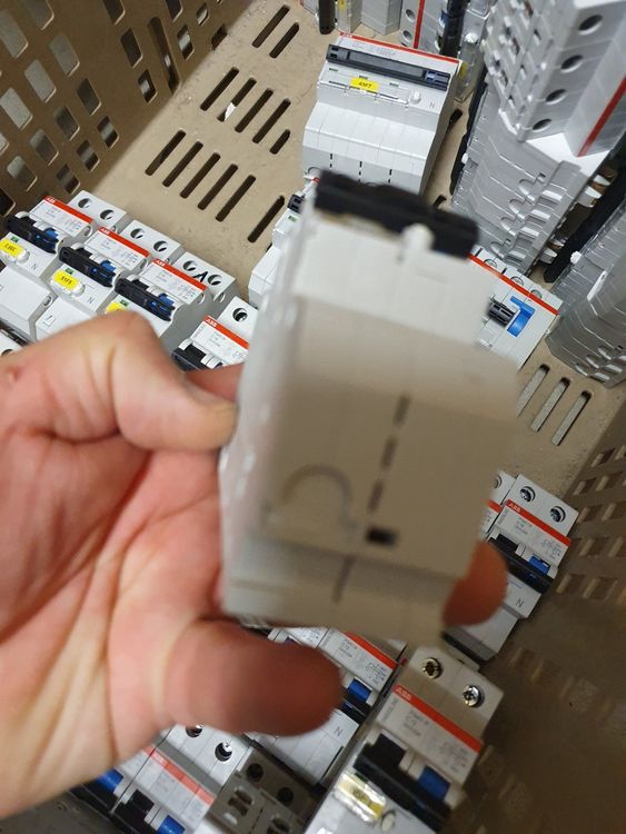 ABB FS401E C20 0.03 FI/LS-Schalter FI LS 20a SMISSLINE TP (Gebraucht) in Zürich für CHF 39 – mit ...