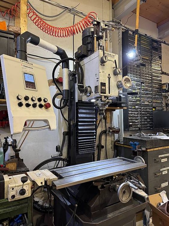 Fräsmaschine (Optimum MB 4P) mit SK40 & Digitalanzeige, BL (Gebraucht) in Birsfelden für CHF ...