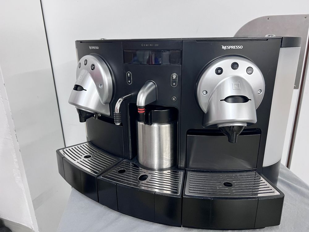 Nespresso Gemini CS 220 frisch ab Service mit 6 Mo Garantie! | Kaufen ...