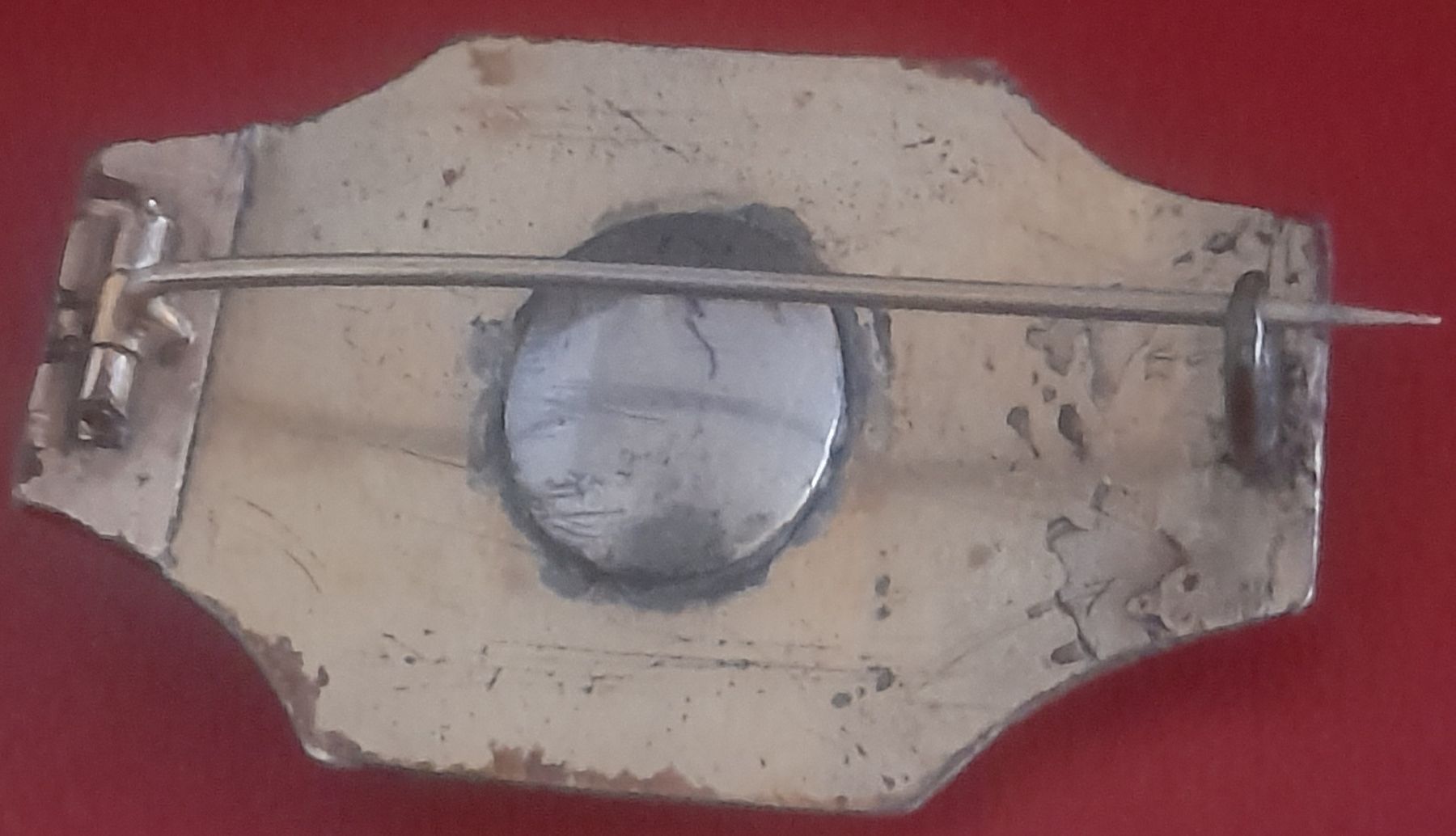 Broche ancienne (Défectueux) à Lausanne pour CHF 5 – avec livraison ...