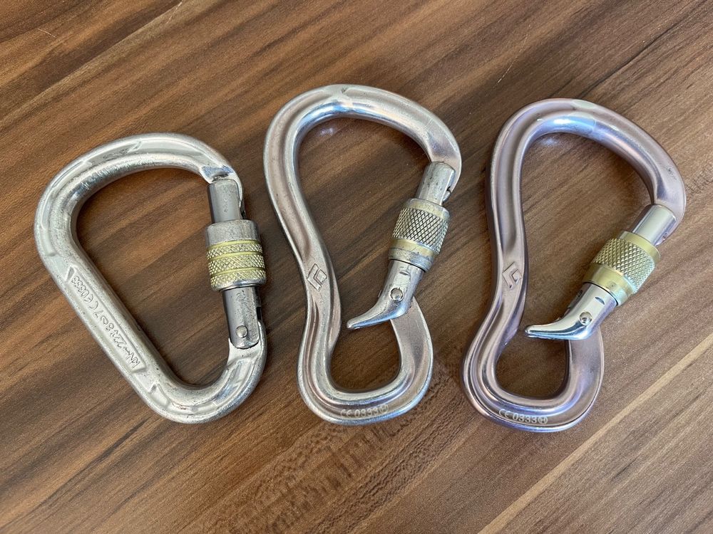 3 Karabiner (2 Sicherungs- und 1 HMS Karabiner) (Gebraucht) in Wernetshausen für CHF 15 – mit ...
