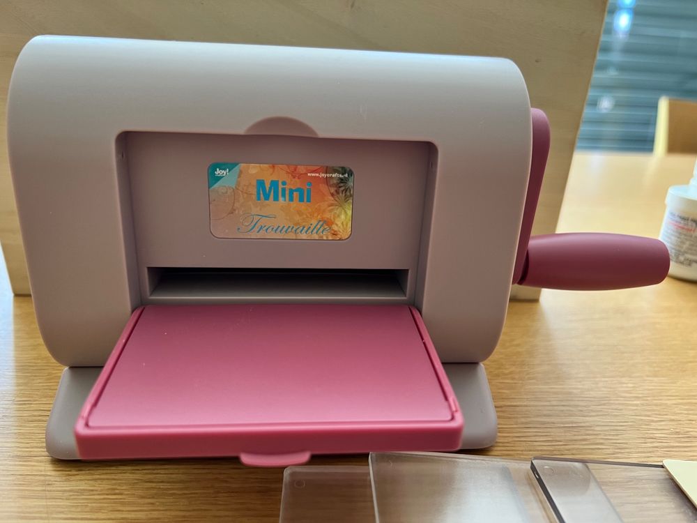 Mini Stanz- und Prägemaschine (Gebraucht) in Euthal für CHF 25 – mit ...