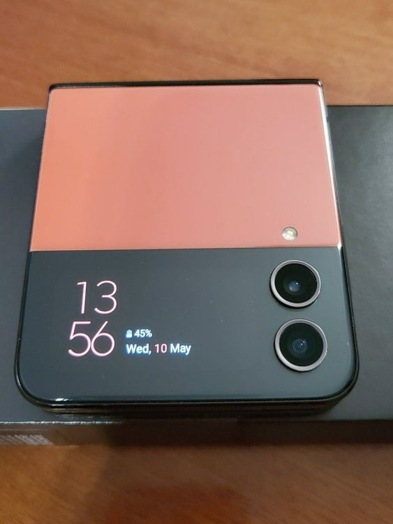 * Samsung GALAXY Z FLIP4 256 GB Bespoke red/black Spezial * (Gebraucht ...