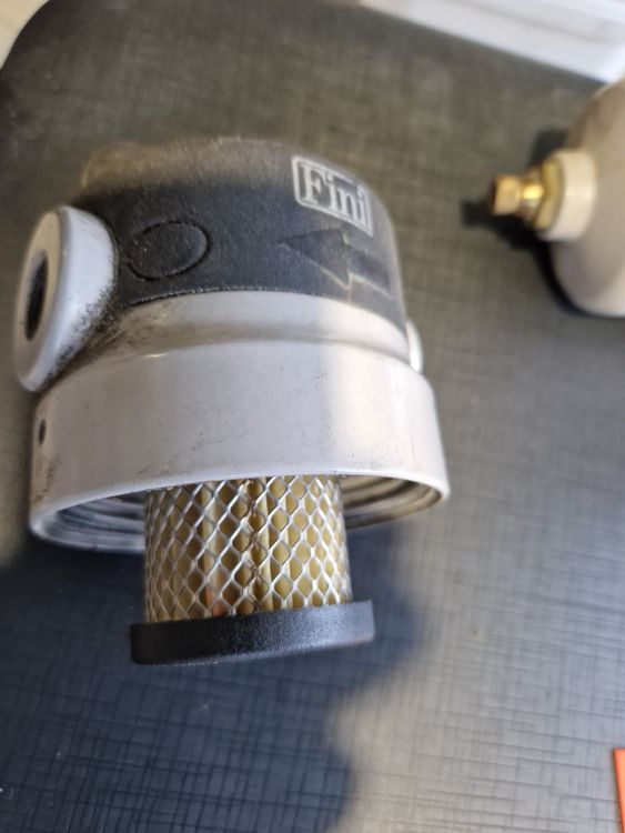 Vom Konkursamt Oberwallis: Fini Compressors, Model F0005 (Gebraucht) in ...