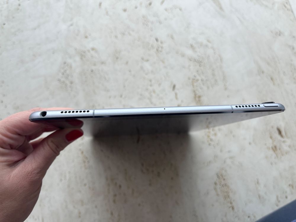 iPad Pro 10.5“ 64GB WiFi+Cellular Model A1709 (Gebraucht) in Scherzingen für CHF 65 – mit ...