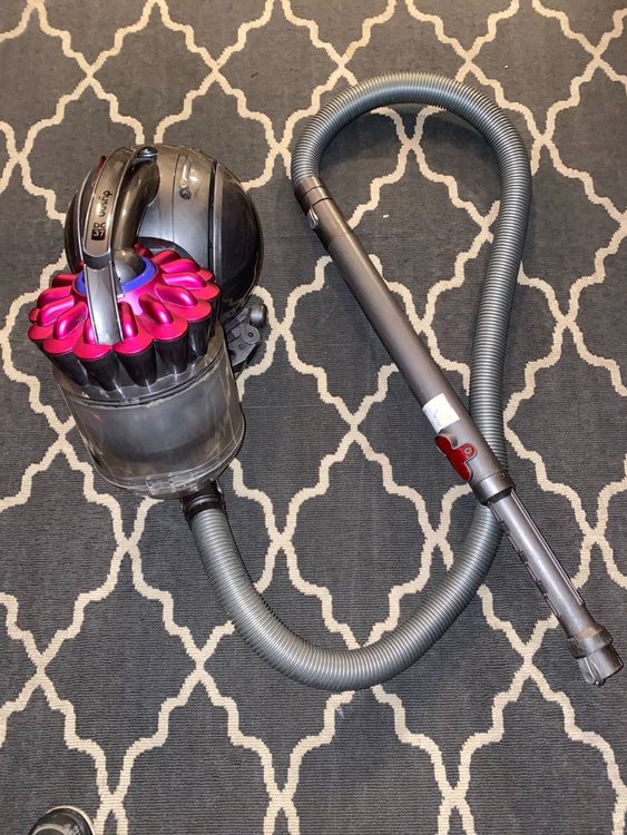 Dyson DC37 - Staubsauger (Defekt) in Rotkreuz für CHF 19 – mit Lieferung auf Ricardo kaufen