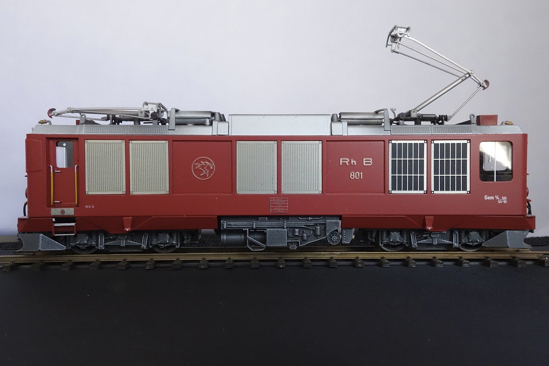 Ferro-Suisse Zweikraftlokomotive Gem 4/4 801 RhB H0m DC (Neu (gemäss ...