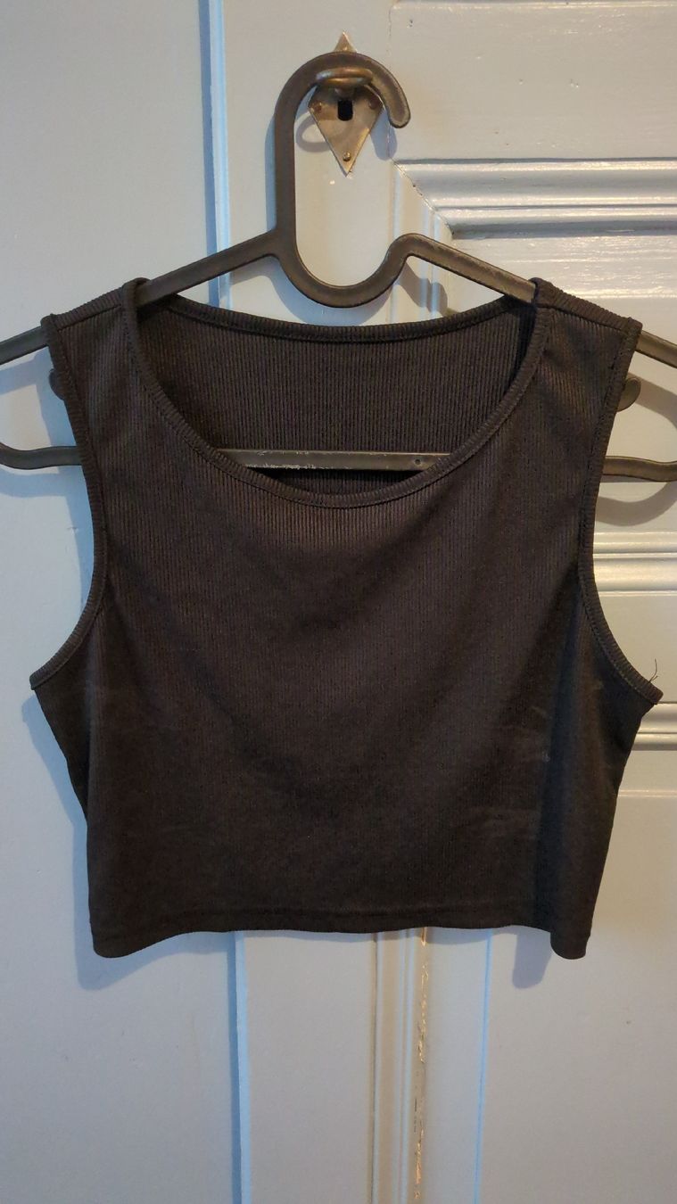 Crop top noir (Neuf (Voir description)) à Tramelan pour CHF 4 – avec ...