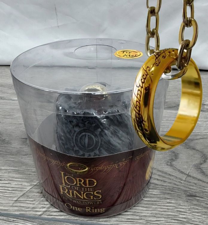 Herr der Ringe 💍 Der Eine Ring mit Leuchtsockel 2002 (Neu und ...