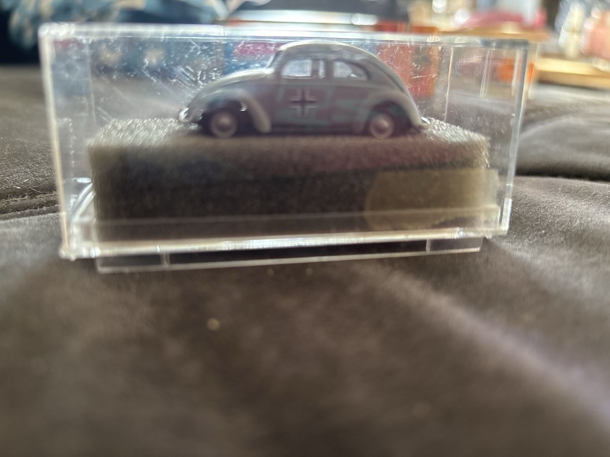 Praliné 1:87 VW Käfer grau mit Kreuz - Rarität! Top (Neu und ...