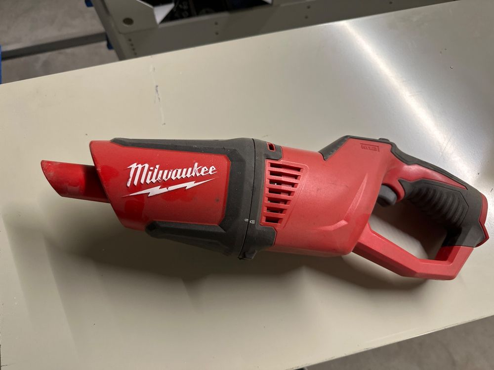 Staubsauger Milwaukee (Gebraucht) in Einsiedeln für CHF 21 – mit ...