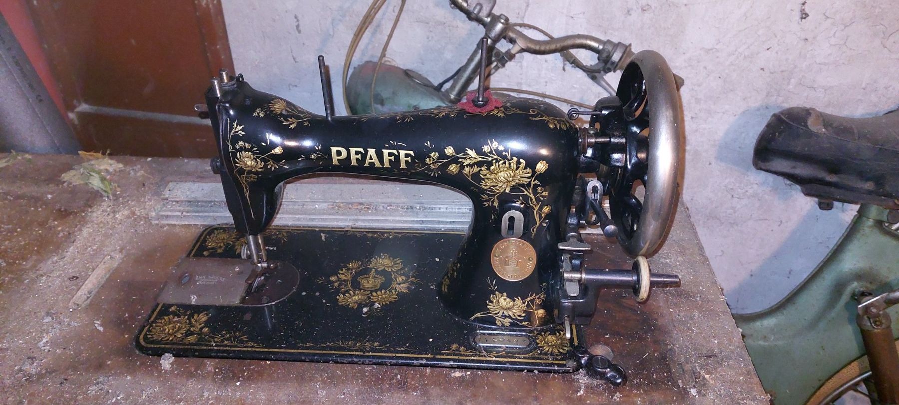 Antike Pfaff Nähmaschine mit Tisch, ca. 1920, Rarität (Gebraucht) in ...