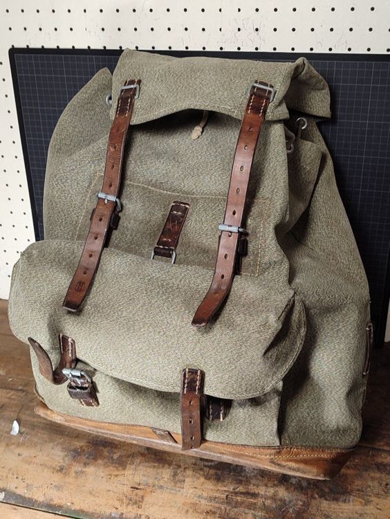Wunderschöner alter Armee Rucksack (Gebraucht) in Gelterkinden für CHF ...