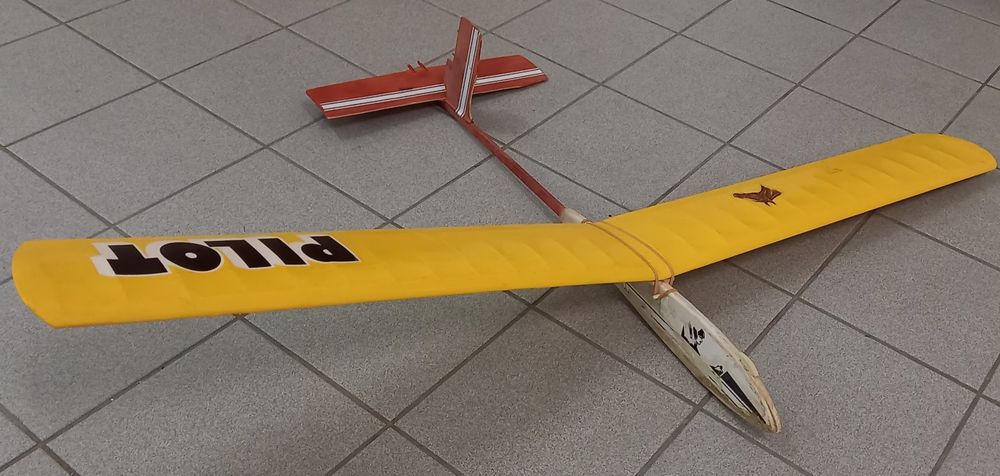 Graupner Pilot Freiflugsegler (Defekt) in Degersheim für CHF 1 – nur ...