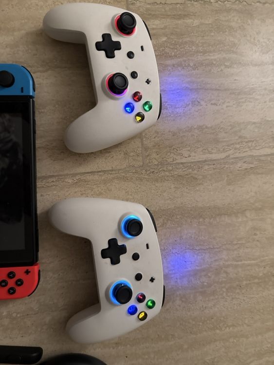 Nintendo Switch Konsole mit viel Zubehör, Top Zustand! (Gebraucht) in ...