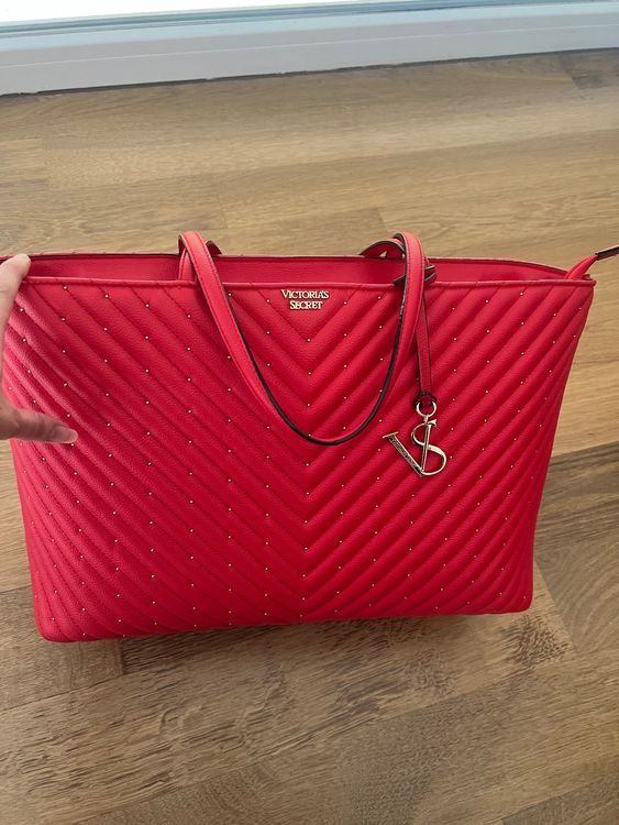 Victoria Secret Tasche rot (Gebraucht) in Uzwil für CHF 12 – mit ...