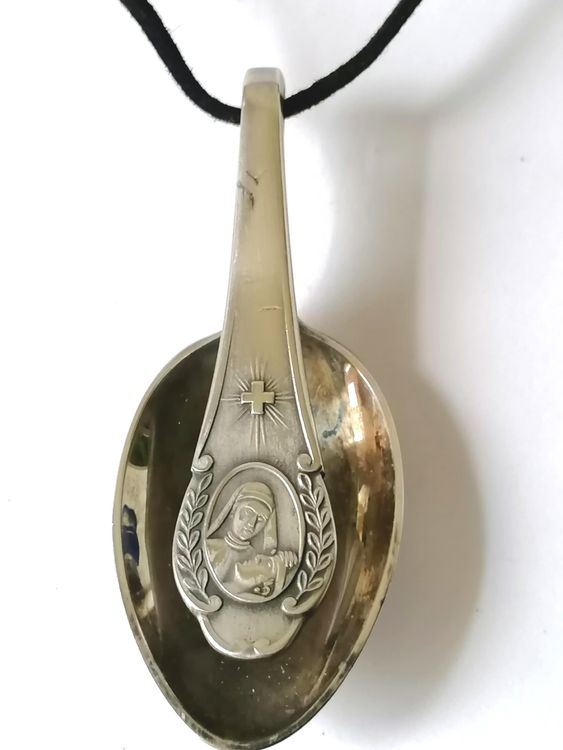 Wunderschone Schmuck Aus Silberbesteck Fotos