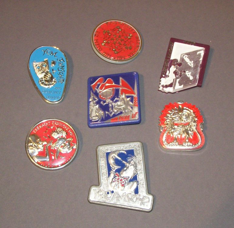 7 ST. FASNACHTSPLAKETTEN GRENCHEN (Gebraucht) in Grenchen für CHF 10 – mit Lieferung auf Ricardo ...