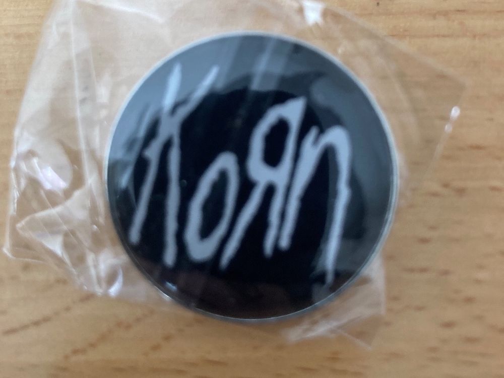 Korn Pin Anstecker Punk Rock Metal Pop | Kaufen auf Ricardo