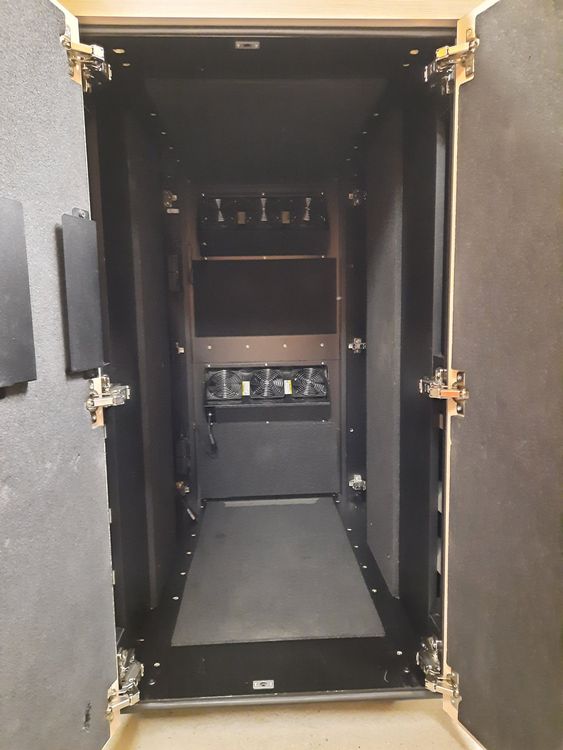 APC NetShelter CX, 24U, Server Rack, Netzwerkschrank | Kaufen auf Ricardo