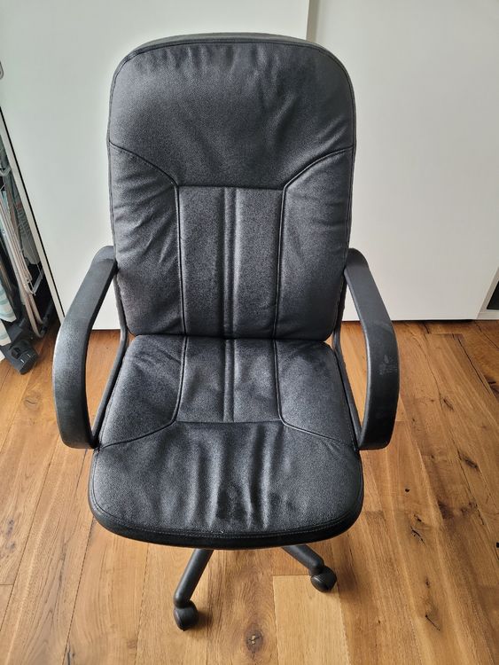 Bürostuhl, schwarzes Leder (Gebraucht) in Inwil für CHF 1 – nur Abholung auf Ricardo kaufen