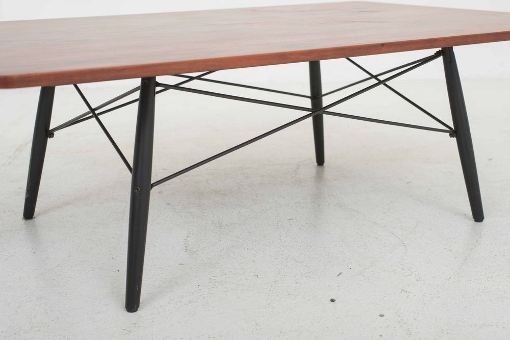 Vitra Coffee Table von Charles & Ray Eames | Kaufen auf Ricardo