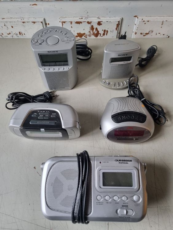 Radio- Wecker 5 Stück (Gebraucht) in für CHF 29 – mit Lieferung auf ...