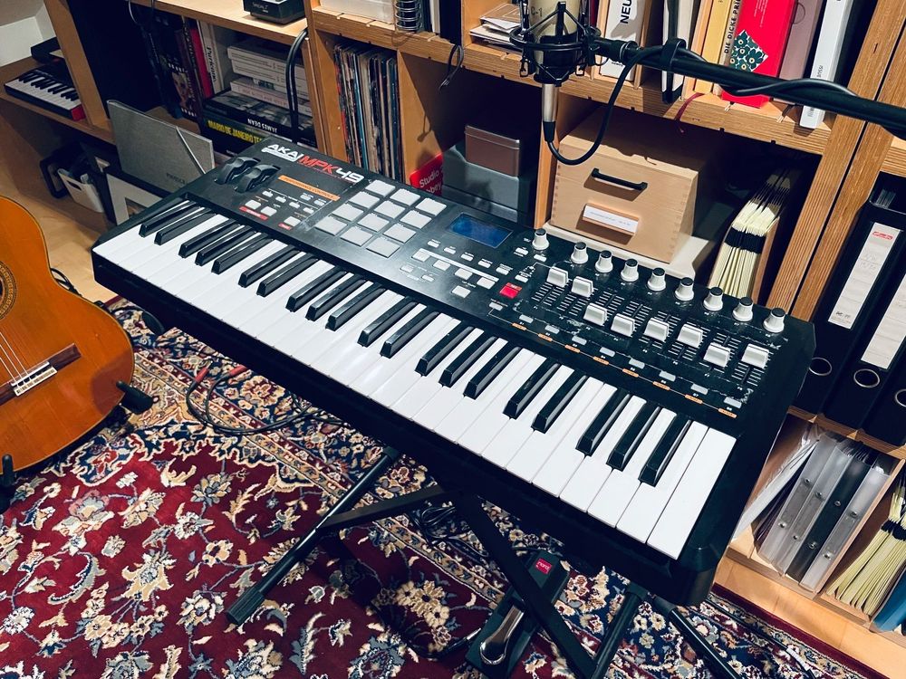 Akai Professional MPK 49, USB / MIDI (Gebraucht) in Zürich für CHF 55 ...