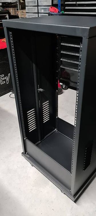 Studio Rack 19 zoll mit rollen aus Metall (Gebraucht) in Wallisellen ...