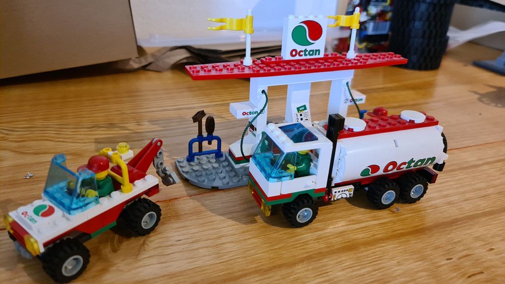 Tankstelle LEGO ohne Bauanleitung (Gebraucht) in Freienstein für CHF 20 ...
