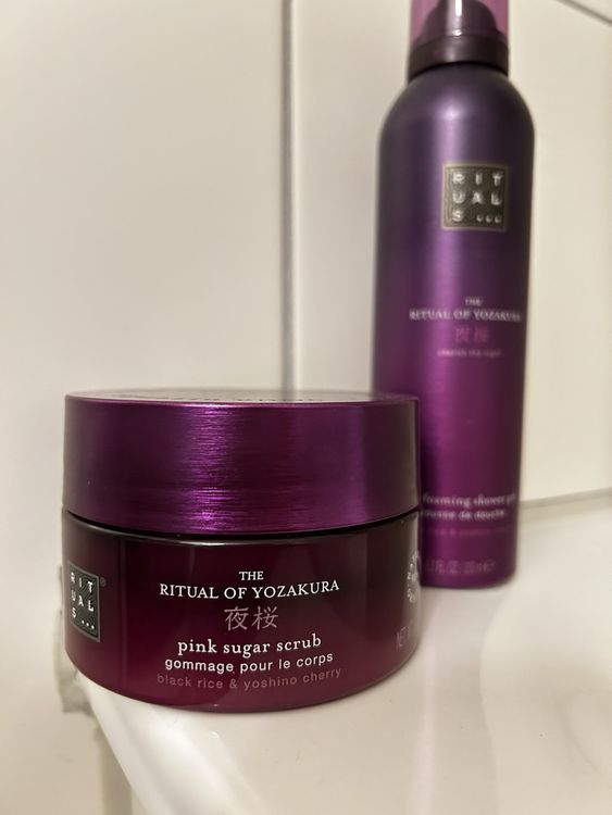 Yozakura Body Scrub + Shower Foam (Neu und originalverpackt) in Zizers für CHF 20 – mit ...