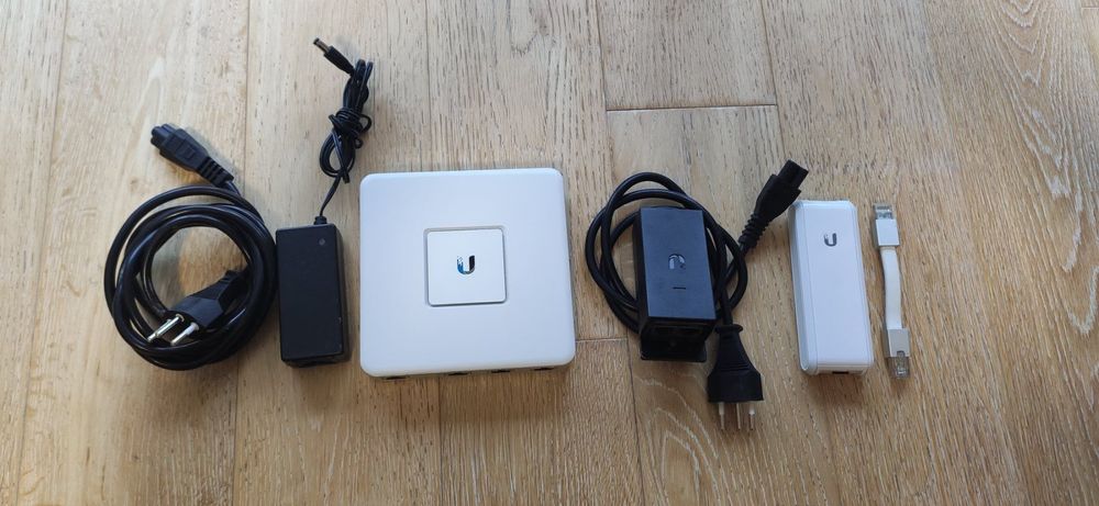 Ubiquiti Unifi USG security gateway +Cloud Key UC-CK +PoE In (Gebraucht ...