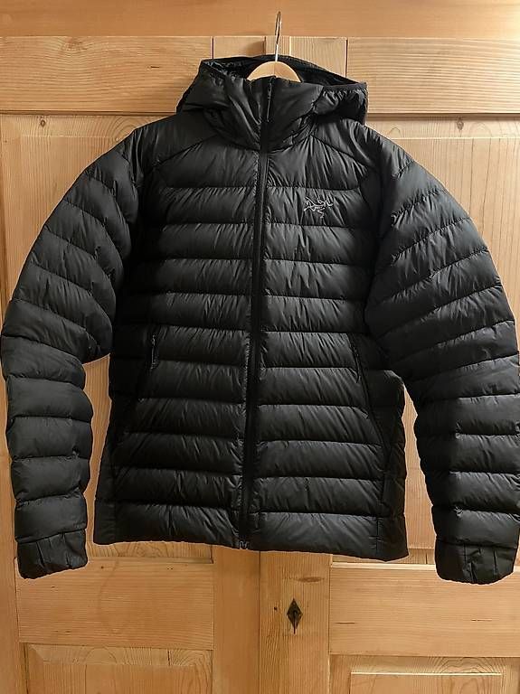 Arcteryx Cerium Hoody Daunenjacke (M, repariert) (Gebraucht) in Chur ...