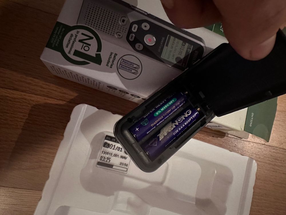 Philips DVT 1250 Voice Tracer DVT1250 - Audio Recorder | Kaufen auf Ricardo