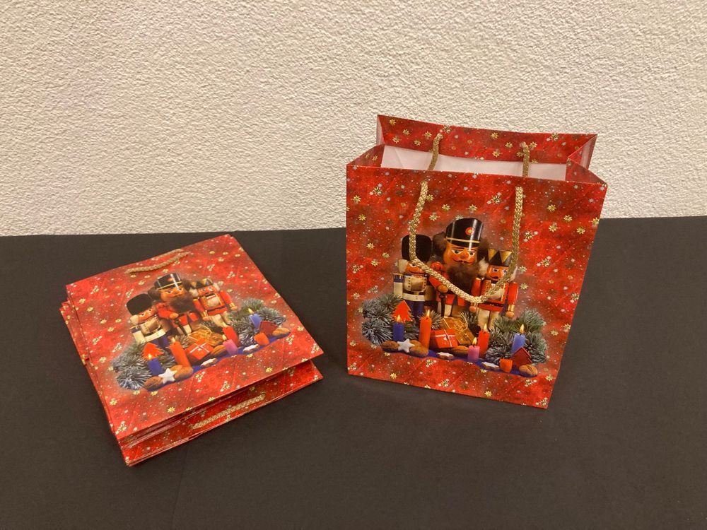 Geschenktaschen Weihnachten, 10 Stück, je ca.23 x 19 x 11 cm (Neu und ...