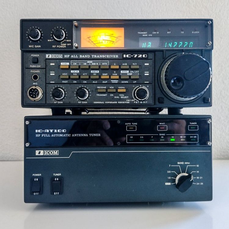 ICOM IC-720 + ICOM IC-AT100 (Gebraucht) in Zürich für CHF 156 – nur ...