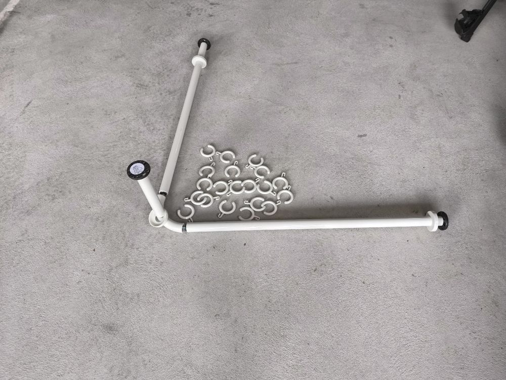 Eck-Kleiderstange Duschstange weiss, mit Ringen, Vintage Loo (Gebraucht ...