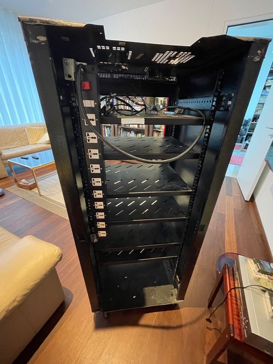26 unit 19 inch Metal black Server rack H: 139cms, W: 60 cms | Kaufen ...